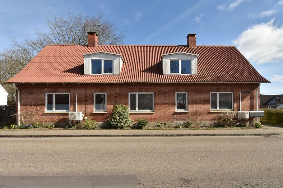 Se alle billeder hos mægler